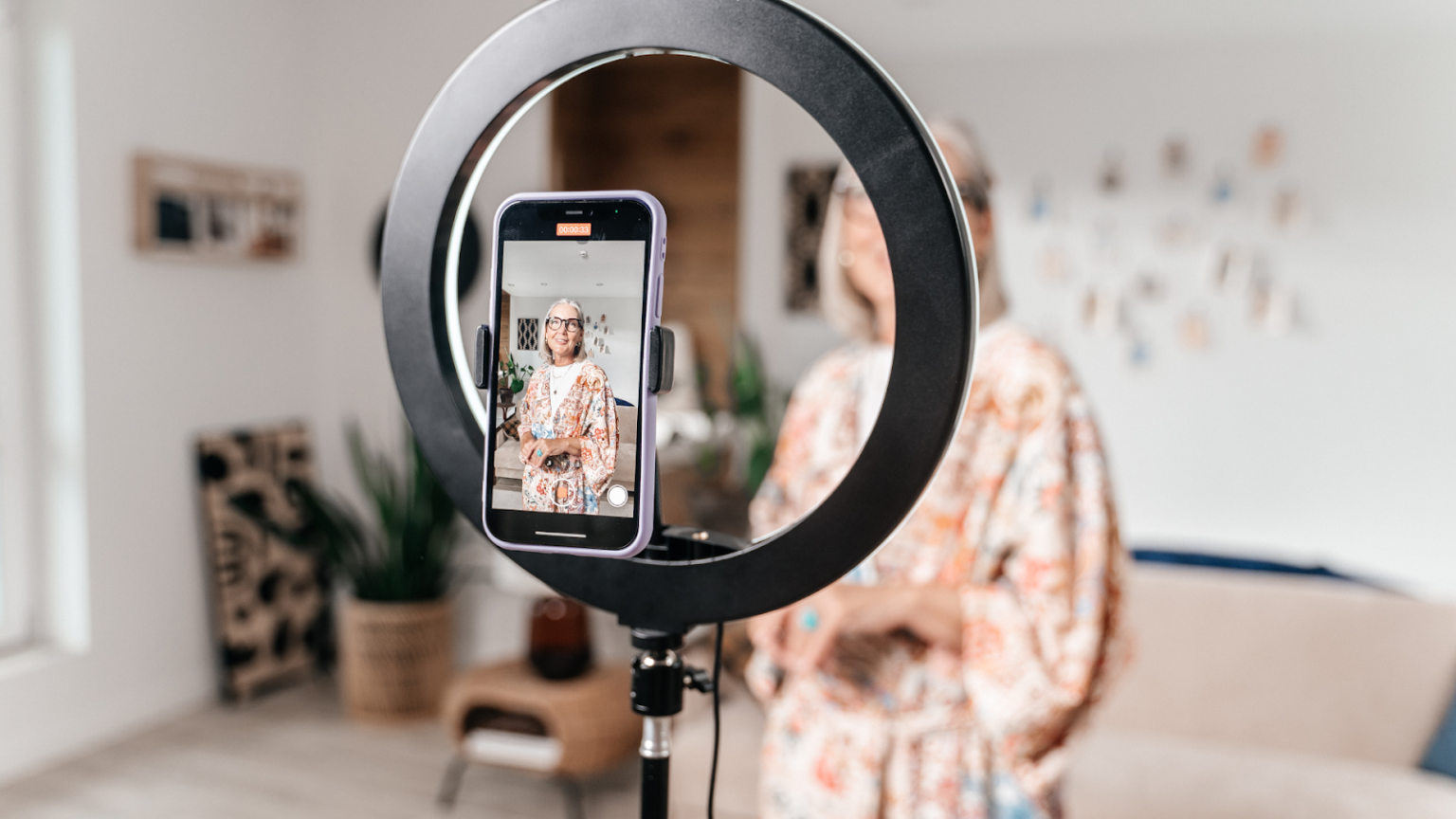 Boost Your Webinar Audience Growth with Influencers and Content Creators